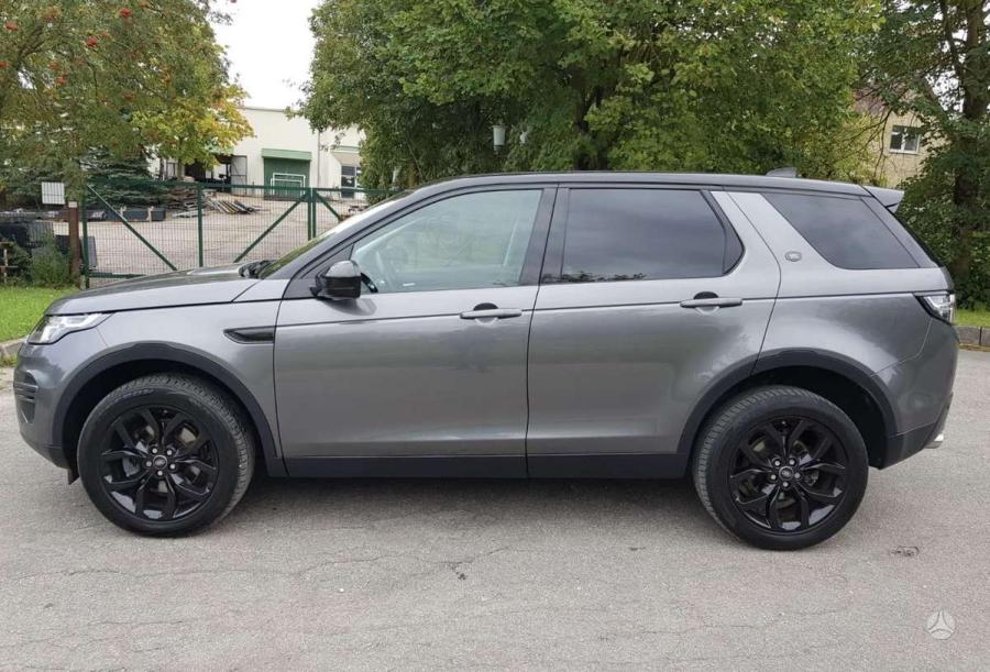 Grey Land Rover Discovery Sport 2017 in Siauliai, with an engine capacity of 2.00 L and mileage of 169 thousand km for 9900 €, photo 8 on AUTOMOTO.COM.LV