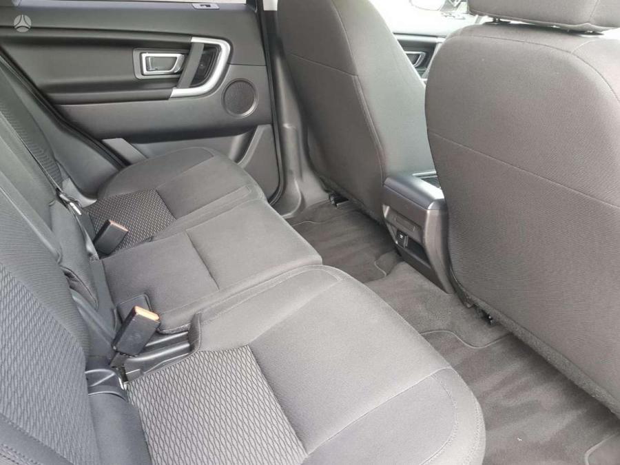 Grey Land Rover Discovery Sport 2017 in Siauliai, with an engine capacity of 2.00 L and mileage of 169 thousand km for 9900 €, photo 13 on AUTOMOTO.COM.LV
