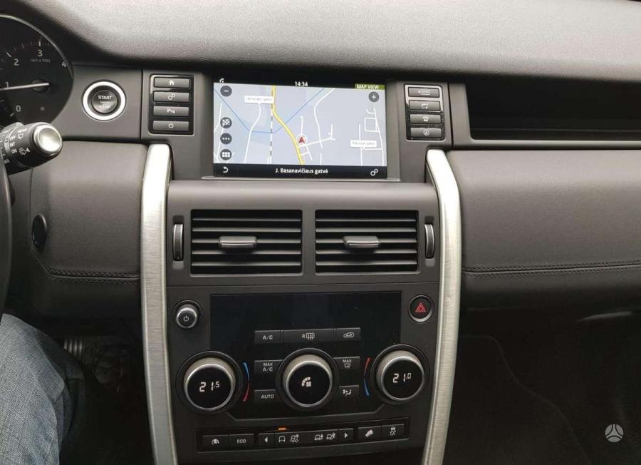 Grey Land Rover Discovery Sport 2017 in Siauliai, with an engine capacity of 2.00 L and mileage of 169 thousand km for 9900 €, photo 16 on AUTOMOTO.COM.LV