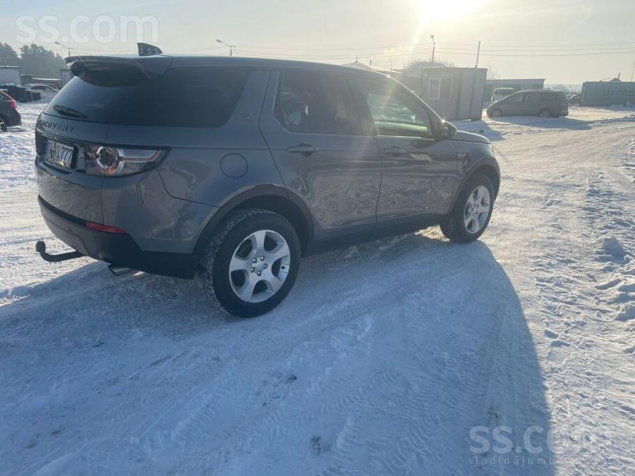 Grey Land Rover Discovery Sport 2018 in Riga, with an engine capacity of 2.00 L and mileage of 0 thousand km for 12999 €, photo 3 on AUTOMOTO.COM.LV