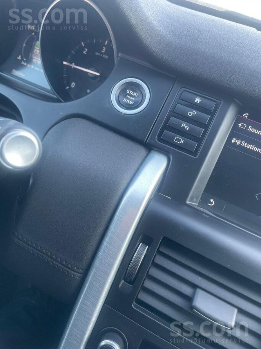 Grey Land Rover Discovery Sport 2018 in Riga, with an engine capacity of 2.00 L and mileage of 0 thousand km for 12999 €, photo 22 on AUTOMOTO.COM.LV