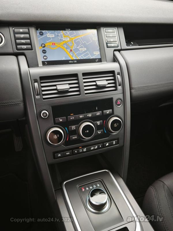 Pelēks Land Rover Discovery Sport 2018 Tartu, ar dzinēja tilpumu 2.00 L un nobraukumu 156 tūkst. km par 10999 €, foto 9 vietnē AUTOMOTO.COM.LV