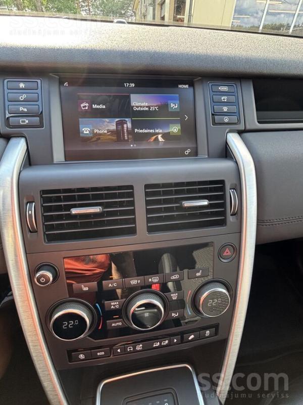 Grey Land Rover Discovery Sport 2018 in Riga, with an engine capacity of 2.00 L and mileage of 110 thousand km for 18490 €, photo 10 on AUTOMOTO.COM.LV