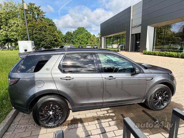 Grey Land Rover Discovery Sport 2018 in Tallinn, with an engine capacity of 2.00 L and mileage of 11 thousand km for 17990 €, photo 6 on AUTOMOTO.COM.LV