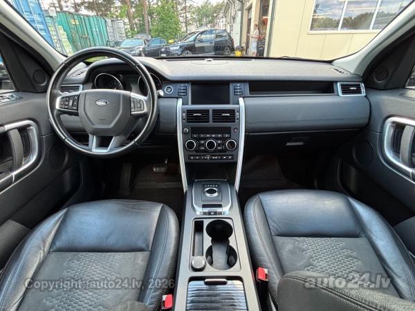 Grey Land Rover Discovery Sport 2018 in Tallinn, with an engine capacity of 2.00 L and mileage of 11 thousand km for 17990 €, photo 7 on AUTOMOTO.COM.LV