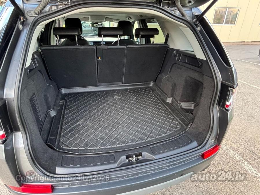 Pelēks Land Rover Discovery Sport 2018 Tallina, ar dzinēja tilpumu 2.00 L un nobraukumu 11 tūkst. km par 17990 €, foto 11 vietnē AUTOMOTO.COM.LV