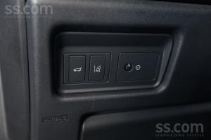Серый Ленд Ровер Discovery Sport 2018 в Рига, объемом двигателя 2.00 л и пробегом 117 тыс. км за 11990 €, фото 17 на AUTOMOTO.COM.LV