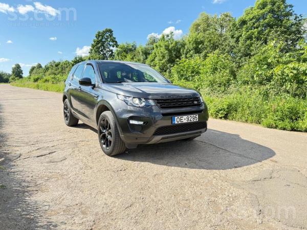 Grey Land Rover Discovery Sport 2018 in Jekabpils, with an engine capacity of 2.00 L and mileage of 279 thousand km for 9100 €, photo 2 on AUTOMOTO.COM.LV