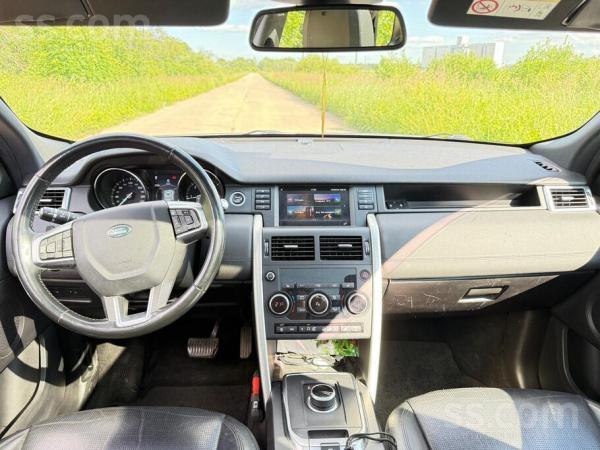 Grey Land Rover Discovery Sport 2018 in Jekabpils, with an engine capacity of 2.00 L and mileage of 279 thousand km for 9100 €, photo 5 on AUTOMOTO.COM.LV