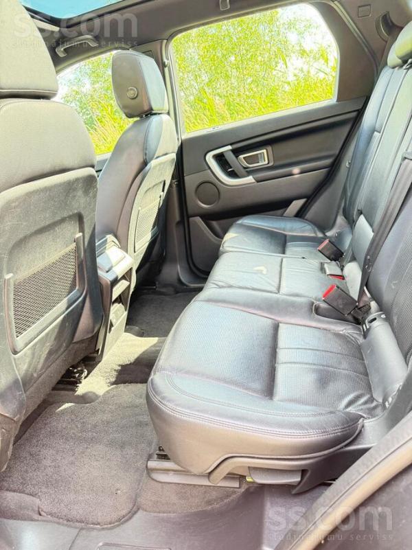 Grey Land Rover Discovery Sport 2018 in Jekabpils, with an engine capacity of 2.00 L and mileage of 279 thousand km for 9100 €, photo 9 on AUTOMOTO.COM.LV