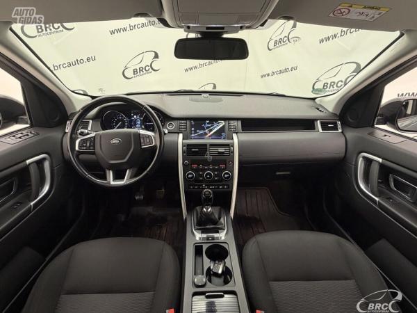Grey Land Rover Discovery Sport 2018 in Avizieniai, with an engine capacity of 2.00 L and mileage of 170 thousand km for 12400 €, photo 3 on AUTOMOTO.COM.LV