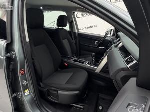 Pelēks Land Rover Discovery Sport 2018 Avižieniai, ar dzinēja tilpumu 2.00 L un nobraukumu 170 tūkst. km par 12400 €, foto 8 vietnē AUTOMOTO.COM.LV