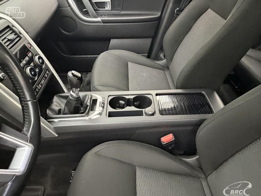 Pelēks Land Rover Discovery Sport 2018 Avižieniai, ar dzinēja tilpumu 2.00 L un nobraukumu 170 tūkst. km par 12400 €, foto 25 vietnē AUTOMOTO.COM.LV