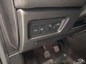 Pelēks Land Rover Discovery Sport 2018 Avižieniai, ar dzinēja tilpumu 2.00 L un nobraukumu 170 tūkst. km par 12400 €, foto 26 vietnē AUTOMOTO.COM.LV