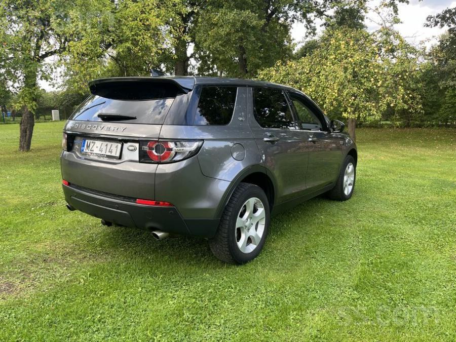 Pelēks Land Rover Discovery Sport 2018 Rīga, ar dzinēja tilpumu 2.00 L un nobraukumu 228 tūkst. km par 9850 €, foto 3 vietnē AUTOMOTO.COM.LV