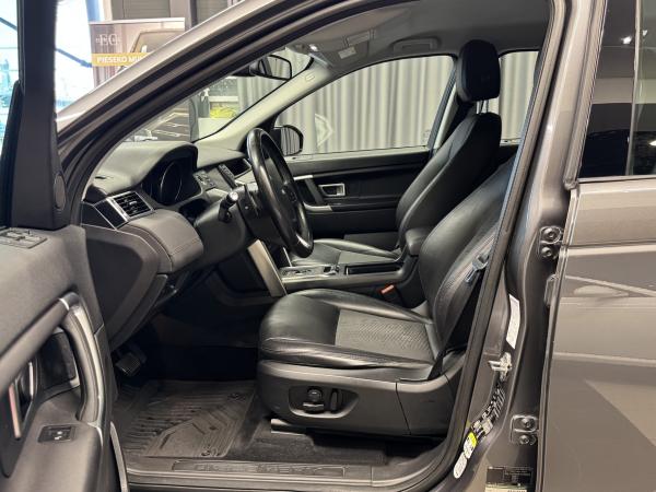 Pelēks Land Rover Discovery Sport 2018 Rīga, ar dzinēja tilpumu 2.00 L un nobraukumu 186 tūkst. km par 12990 €, foto 9 vietnē AUTOMOTO.COM.LV