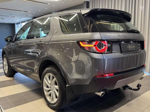 Grey Land Rover Discovery Sport 2018 in Riga, with an engine capacity of 2.00 L and mileage of 186 thousand km for 12990 €, photo 4 on AUTOMOTO.COM.LV