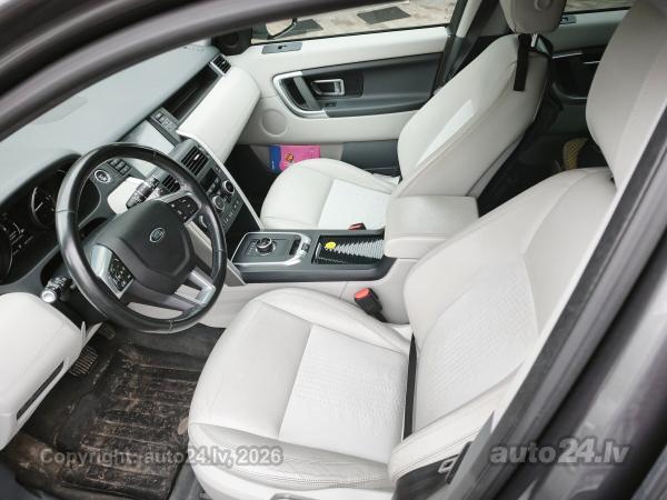 Pelēks Land Rover Discovery Sport 2018 Tallina, ar dzinēja tilpumu 2.00 L un nobraukumu 77 tūkst. km par 16500 €, foto 5 vietnē AUTOMOTO.COM.LV