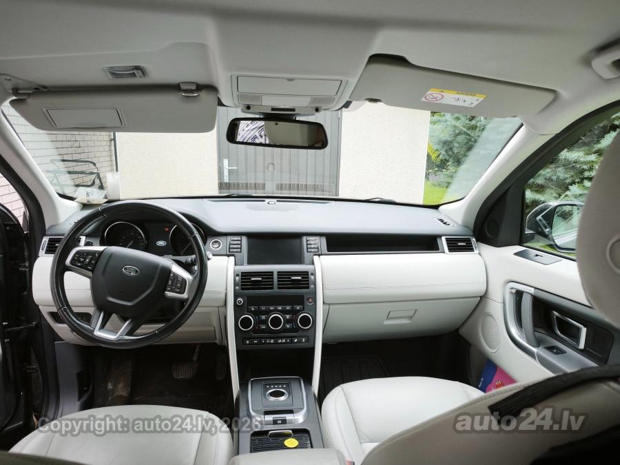 Grey Land Rover Discovery Sport 2018 in Tallinn, with an engine capacity of 2.00 L and mileage of 77 thousand km for 16500 €, photo 8 on AUTOMOTO.COM.LV