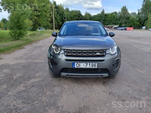 Grey Land Rover Discovery Sport 2018 in Talsi, with an engine capacity of 2.00 L and mileage of 138 thousand km for 12950 €, photo 3 on AUTOMOTO.COM.LV