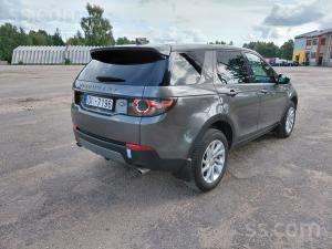 Grey Land Rover Discovery Sport 2018 in Talsi, with an engine capacity of 2.00 L and mileage of 138 thousand km for 12950 €, photo 5 on AUTOMOTO.COM.LV