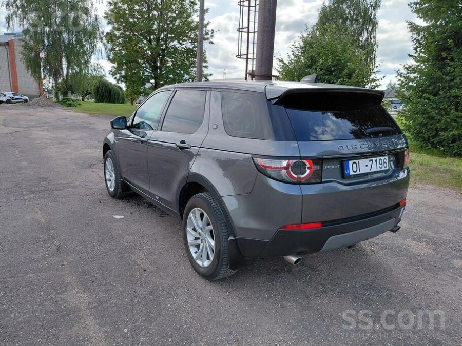 Grey Land Rover Discovery Sport 2018 in Talsi, with an engine capacity of 2.00 L and mileage of 138 thousand km for 12950 €, photo 7 on AUTOMOTO.COM.LV