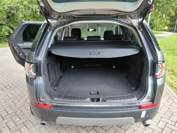Grey Land Rover Discovery Sport 2018 in Talsi, with an engine capacity of 2.00 L and mileage of 138 thousand km for 12950 €, photo 9 on AUTOMOTO.COM.LV