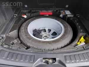 Grey Land Rover Discovery Sport 2018 in Talsi, with an engine capacity of 2.00 L and mileage of 138 thousand km for 12950 €, photo 11 on AUTOMOTO.COM.LV