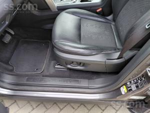 Grey Land Rover Discovery Sport 2018 in Talsi, with an engine capacity of 2.00 L and mileage of 138 thousand km for 12950 €, photo 12 on AUTOMOTO.COM.LV