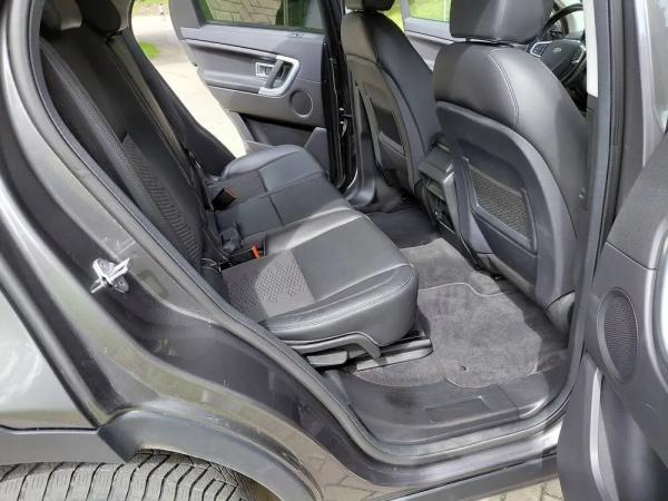 Pelēks Land Rover Discovery Sport 2018 Talsi, ar dzinēja tilpumu 2.00 L un nobraukumu 138 tūkst. km par 12950 €, foto 8 vietnē AUTOMOTO.COM.LV