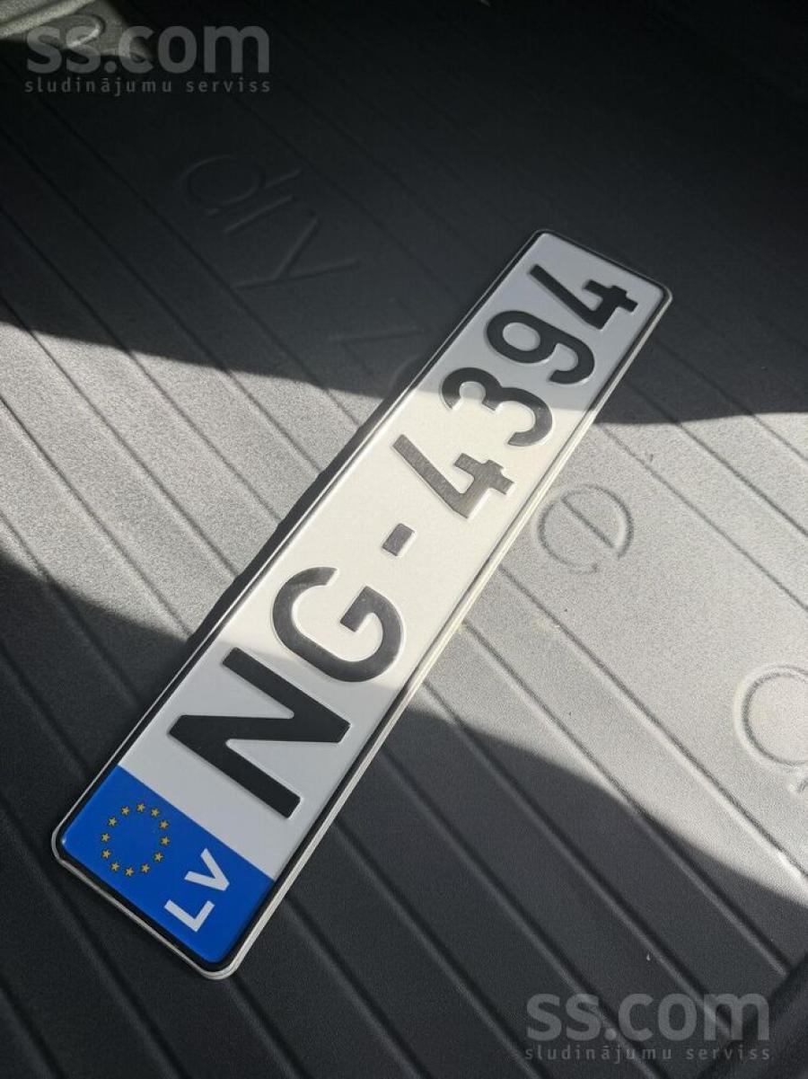 Pelēks Land Rover Discovery Sport 2018 Rēzekne, ar dzinēja tilpumu 2.00 L un nobraukumu 241 tūkst. km par 12990 €, foto 23 vietnē AUTOMOTO.COM.LV
