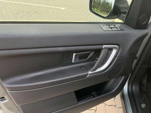 Pelēks Land Rover Discovery Sport 2018 Panevēža, ar dzinēja tilpumu 2.00 L un nobraukumu 171 tūkst. km par 12200 €, foto 24 vietnē AUTOMOTO.COM.LV