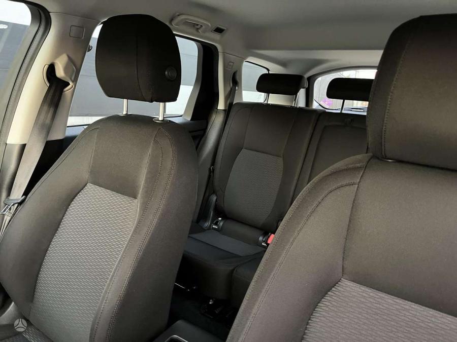 Pelēks Land Rover Discovery Sport 2018 Panevēža, ar dzinēja tilpumu 2.00 L un nobraukumu 171 tūkst. km par 12200 €, foto 26 vietnē AUTOMOTO.COM.LV