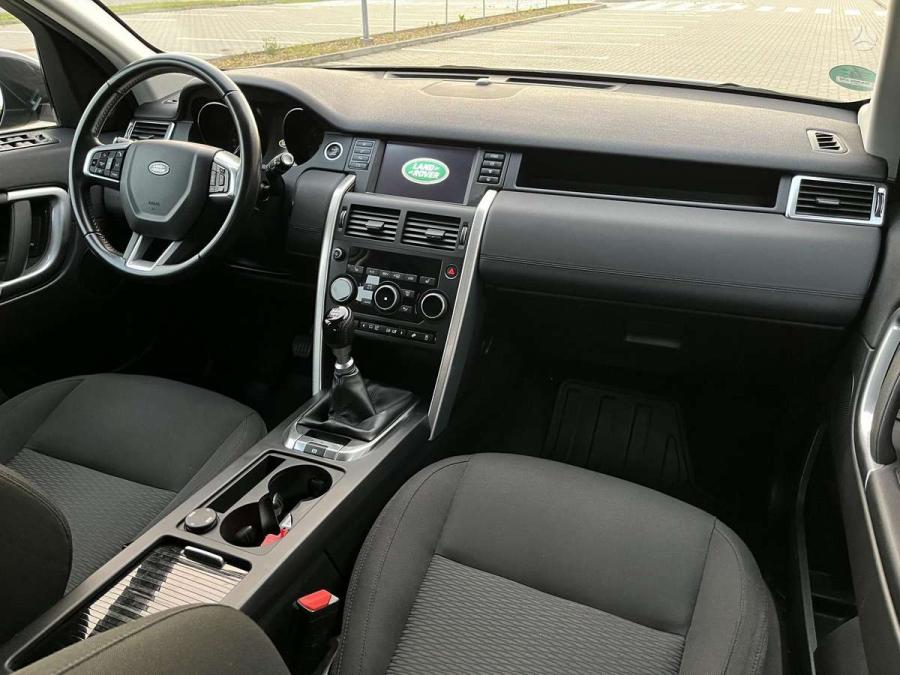 Pelēks Land Rover Discovery Sport 2018 Panevēža, ar dzinēja tilpumu 2.00 L un nobraukumu 171 tūkst. km par 12200 €, foto 30 vietnē AUTOMOTO.COM.LV