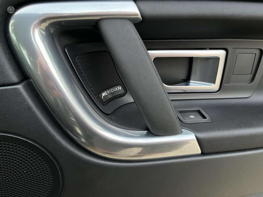 Pelēks Land Rover Discovery Sport 2018 Panevēža, ar dzinēja tilpumu 2.00 L un nobraukumu 171 tūkst. km par 12200 €, foto 33 vietnē AUTOMOTO.COM.LV