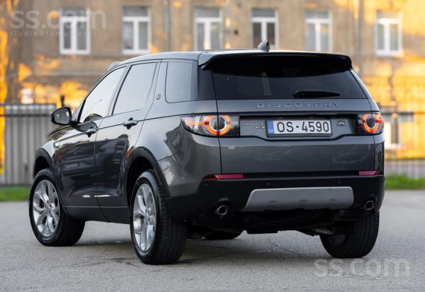 Grey Land Rover Discovery Sport 2018 in Jelgava, with an engine capacity of 2.00 L and mileage of 0 thousand km for 12500 €, photo 5 on AUTOMOTO.COM.LV