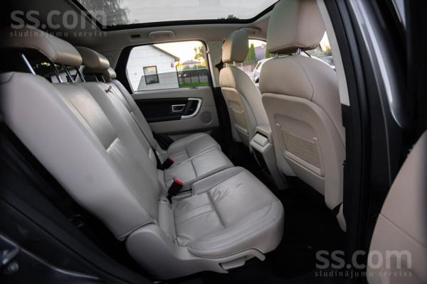 Grey Land Rover Discovery Sport 2018 in Jelgava, with an engine capacity of 2.00 L and mileage of 0 thousand km for 12500 €, photo 10 on AUTOMOTO.COM.LV