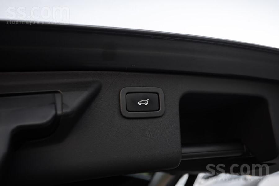 Серый Ленд Ровер Discovery Sport 2018 в Елгава, объемом двигателя 2.00 л и пробегом 0 тыс. км за 12500 €, фото 15 на AUTOMOTO.COM.LV