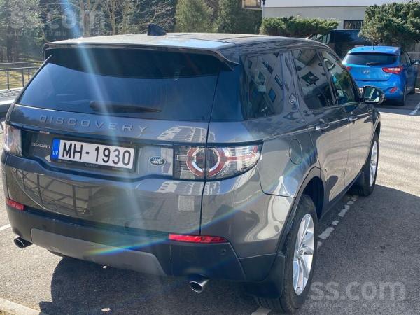 Land Rover Discovery Sport 2018 in Riga on AUTOMOTO.COM.LV Grey Land Rover Discovery Sport 2018 in Riga, with an engine capacity of 2.00 L and mileage of 102 thousand km for 10750 €, photo 4 on AUTOMOTO.COM.LV
