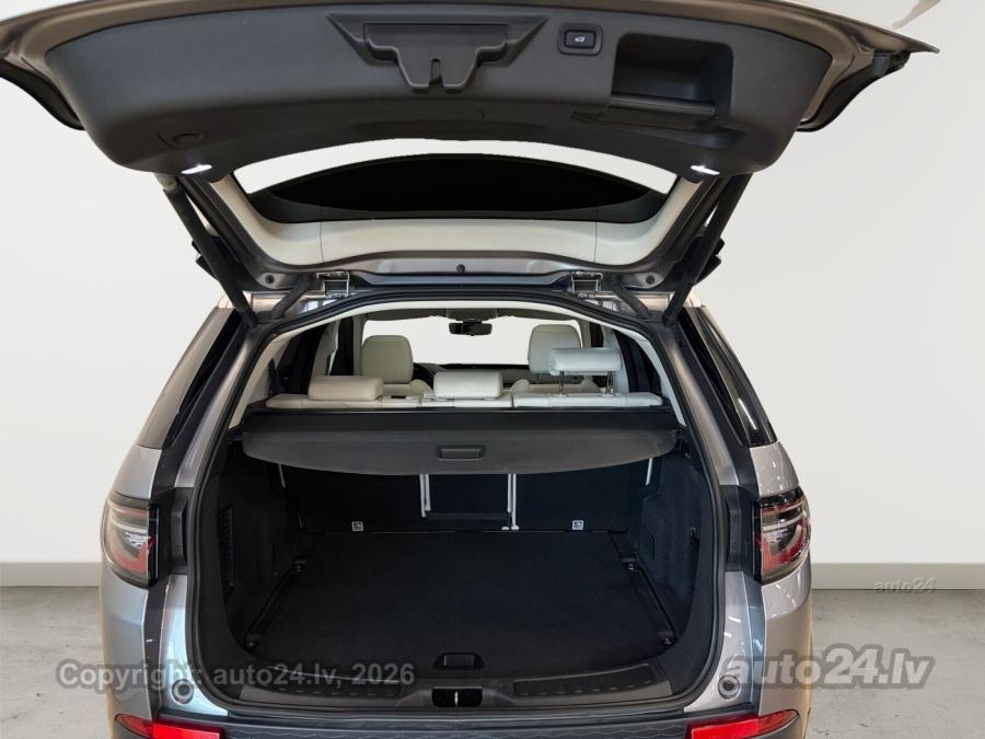 Grey Land Rover Discovery Sport 2019 in Tallinn, with an engine capacity of 2.00 L and mileage of 110 thousand km for 24000 €, photo 14 on AUTOMOTO.COM.LV