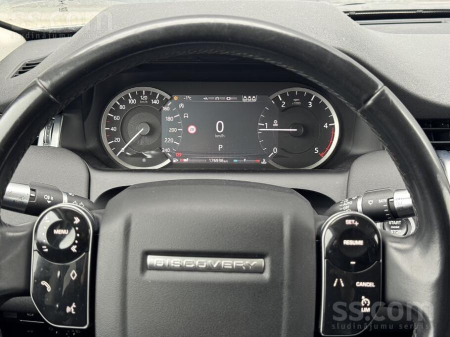 Grey Land Rover Discovery Sport 2019 in Riga, with an engine capacity of 2.00 L and mileage of 181 thousand km for 15200 €, photo 7 on AUTOMOTO.COM.LV