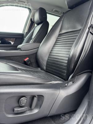 Grey Land Rover Discovery Sport 2019 in Riga, with an engine capacity of 2.00 L and mileage of 181 thousand km for 15200 €, photo 9 on AUTOMOTO.COM.LV