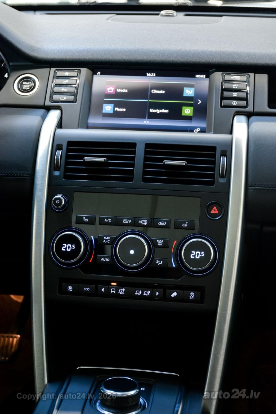 Pelēks Land Rover Discovery Sport 2019 Tallina, ar dzinēja tilpumu 2.00 L un nobraukumu 85 tūkst. km par 17900 €, foto 17 vietnē AUTOMOTO.COM.LV