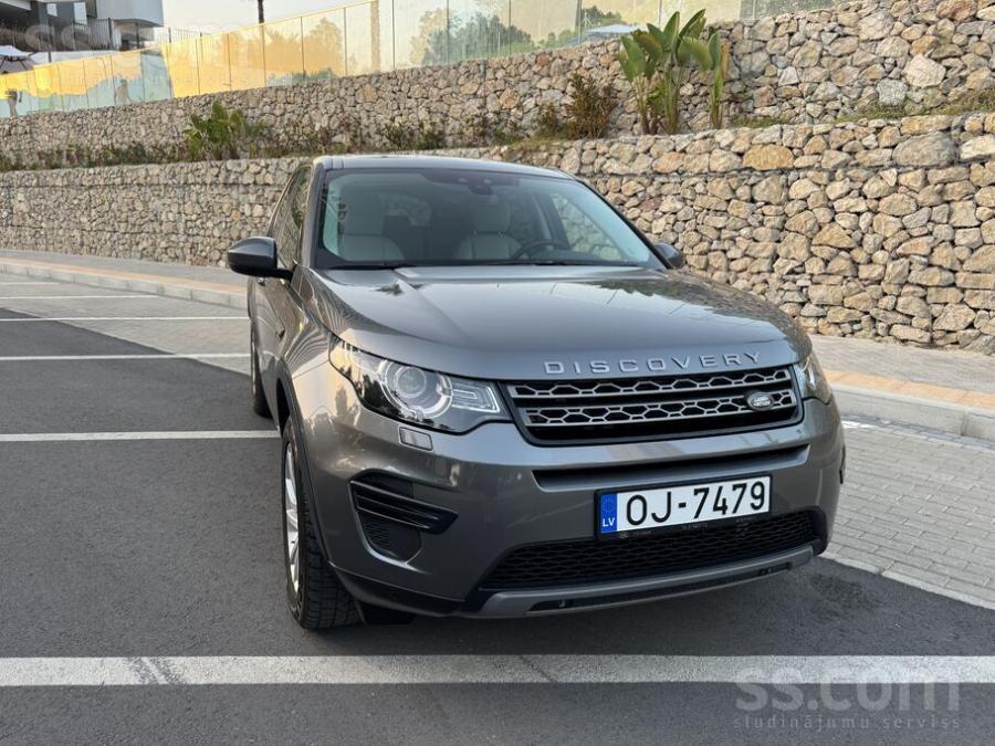 Grey Land Rover Discovery Sport 2019 in Riga, with an engine capacity of 2.00 L and mileage of 0 thousand km for 13749 €, photo 1 on AUTOMOTO.COM.LV