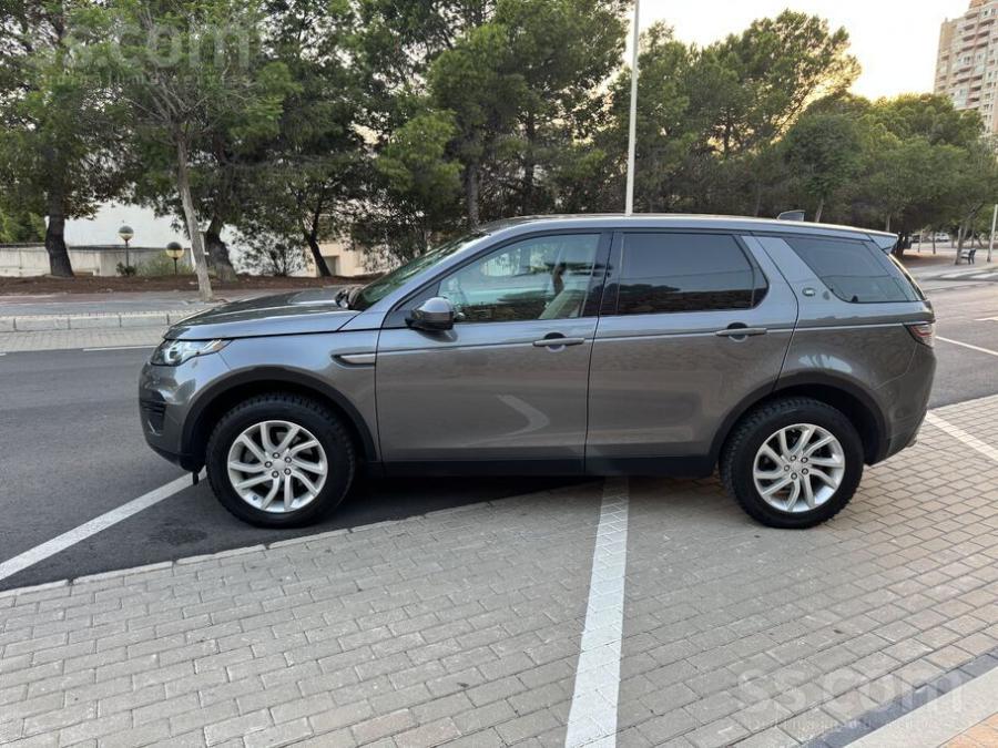 Grey Land Rover Discovery Sport 2019 in Riga, with an engine capacity of 2.00 L and mileage of 0 thousand km for 13749 €, photo 7 on AUTOMOTO.COM.LV