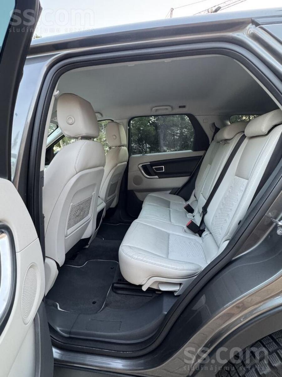 Grey Land Rover Discovery Sport 2019 in Riga, with an engine capacity of 2.00 L and mileage of 0 thousand km for 13749 €, photo 15 on AUTOMOTO.COM.LV
