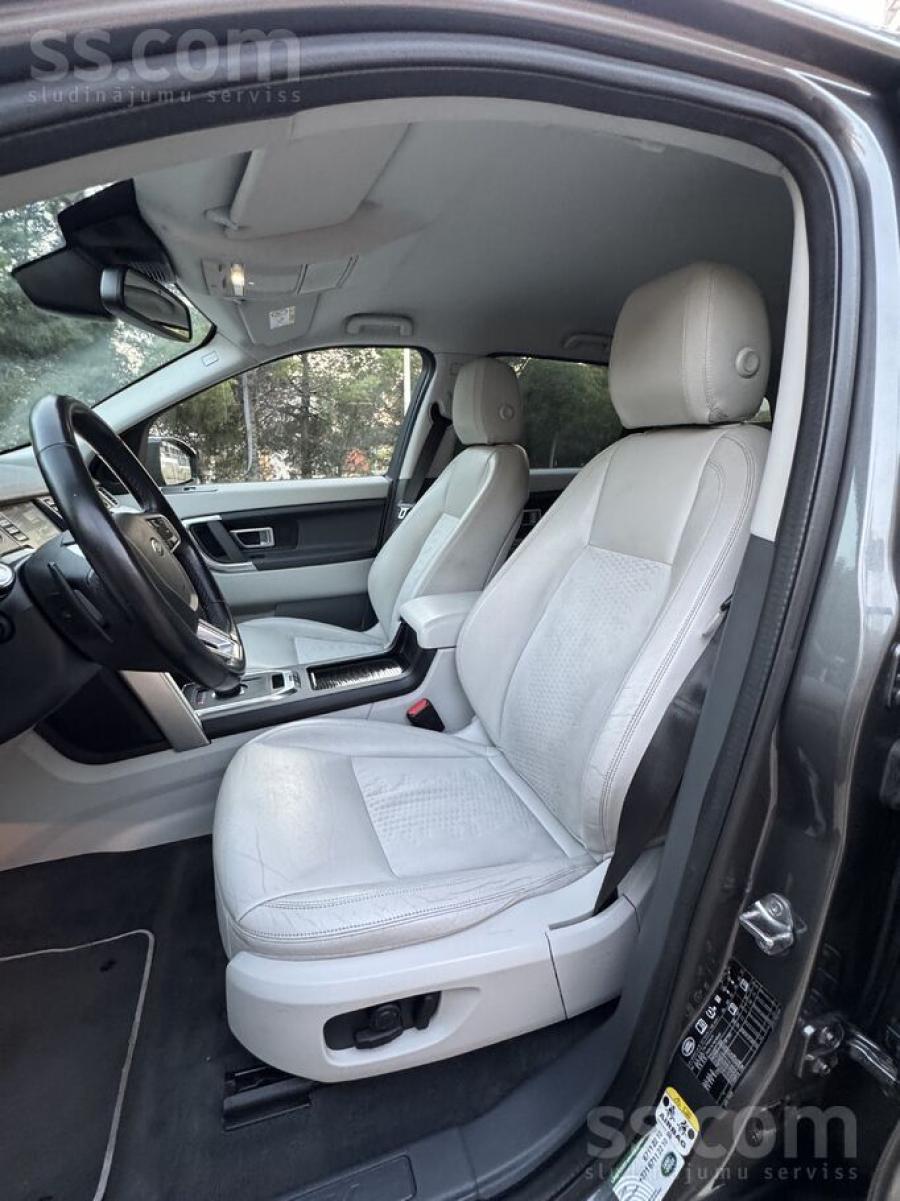 Grey Land Rover Discovery Sport 2019 in Riga, with an engine capacity of 2.00 L and mileage of 0 thousand km for 13749 €, photo 16 on AUTOMOTO.COM.LV
