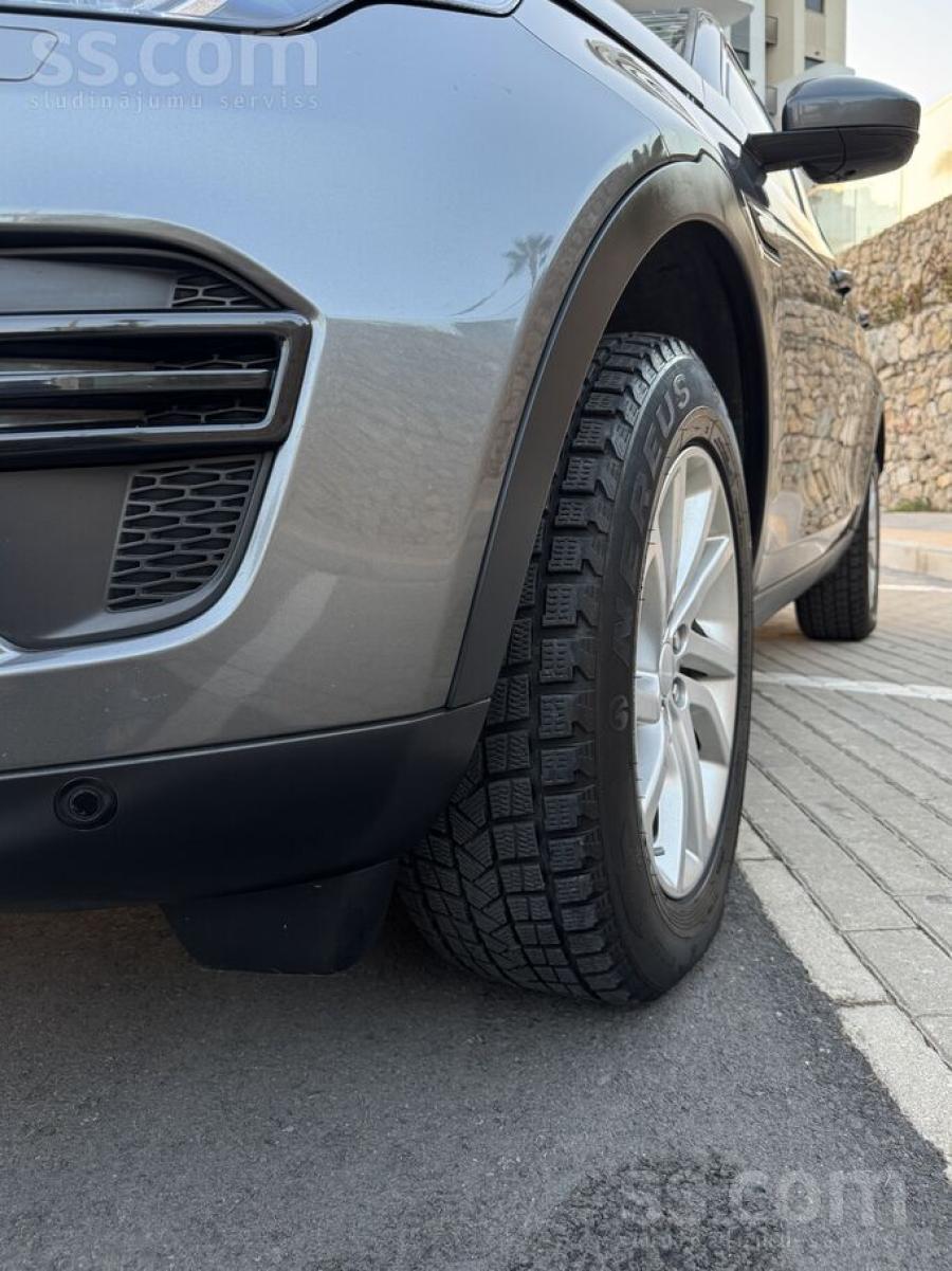 Grey Land Rover Discovery Sport 2019 in Riga, with an engine capacity of 2.00 L and mileage of 0 thousand km for 13749 €, photo 31 on AUTOMOTO.COM.LV