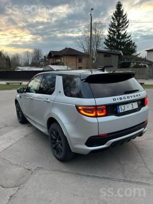 Pelēks Land Rover Discovery Sport 2020 Rīga, ar dzinēja tilpumu 2.00 L un nobraukumu 50 tūkst. km par 24750 €, foto 2 vietnē AUTOMOTO.COM.LV