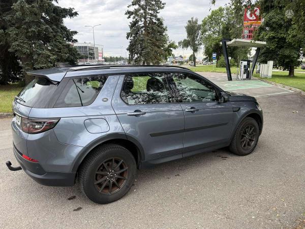 Pelēks Land Rover Discovery Sport 2020 Tauragė, ar dzinēja tilpumu 2.00 L un nobraukumu 140 tūkst. km par 12300 €, foto 8 vietnē AUTOMOTO.COM.LV